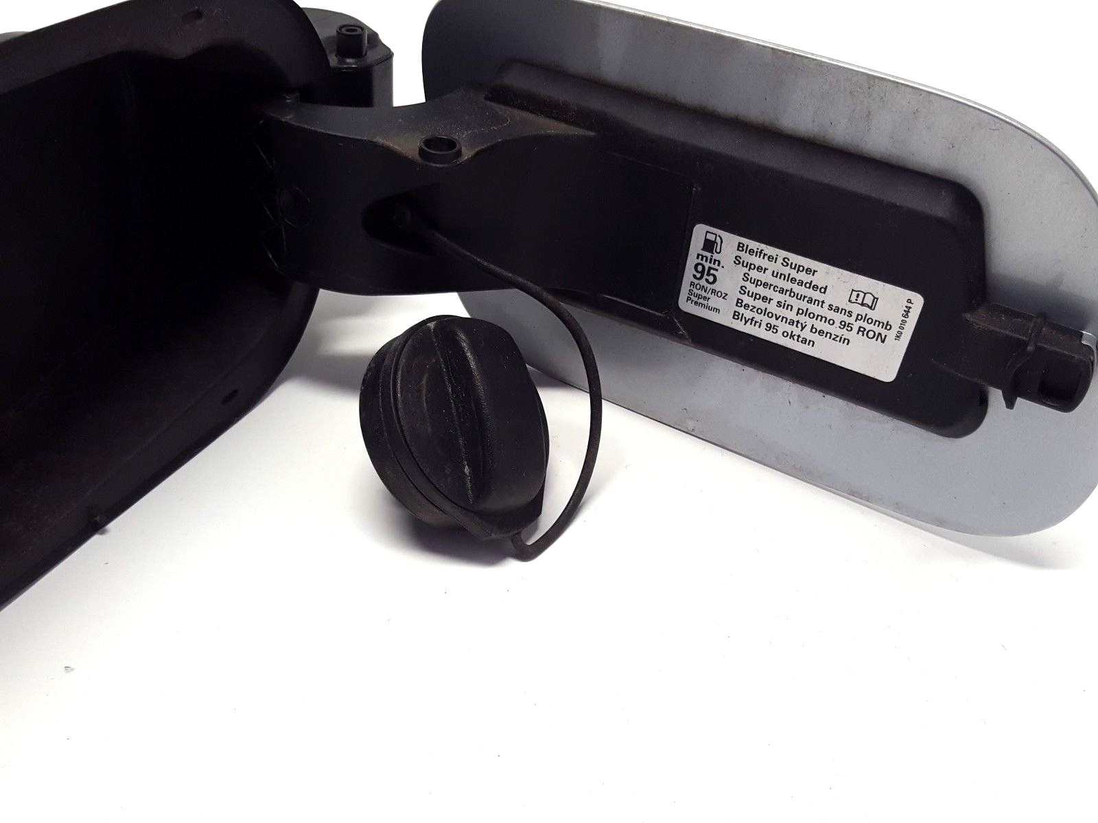 Original VW Touareg 7P Benzin Tankdeckel Tankklappe Klappe silber ...