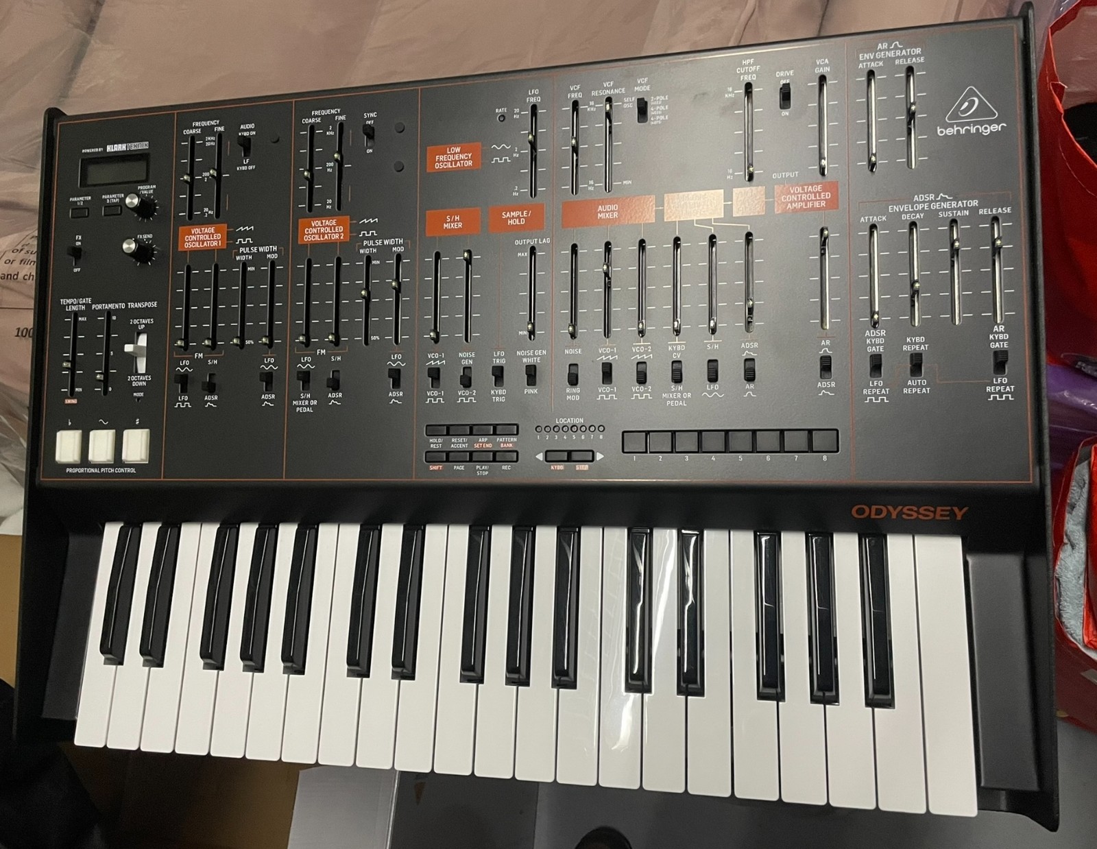 BEHRINGER ODYSSEY 37-key analog Mono/duophonic Synthesizer. great ...