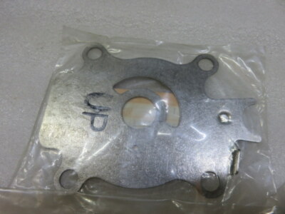 R13 Genuine Suzuki Marine 17471-95204 Water Pump Plate OEM New Factory ...