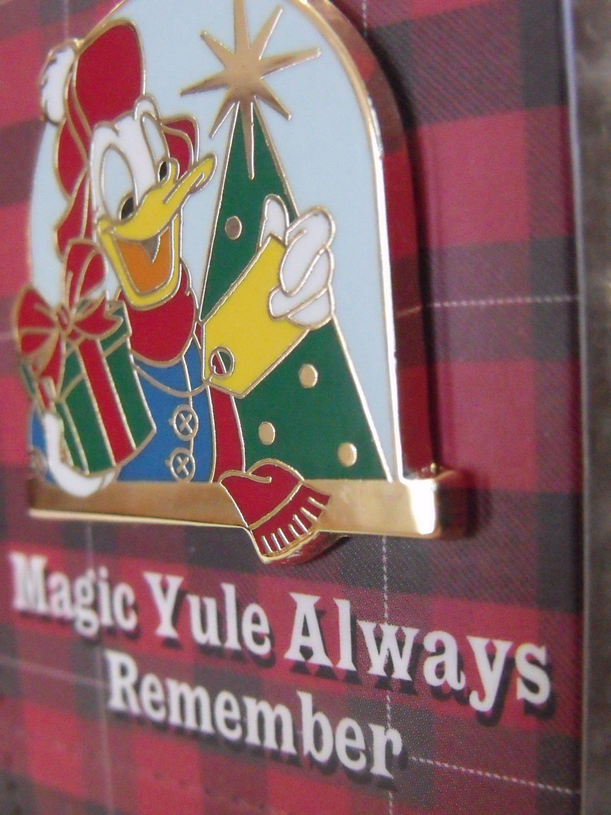 2016 Disney Christmas Happy Holidays Magic Yule Donald Duck Booster ...