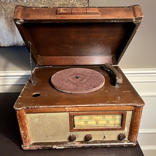 Vintage 1940s Tube Radio & Record Player - Automatic Radio Mfg Co ...
