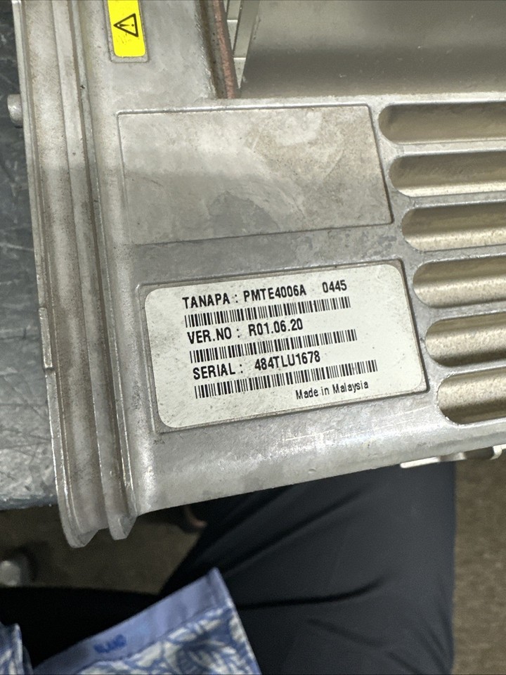 Motorola XPR8300 UHF 450-512Mhz 40W Repeater Receiver And Transmitter ...