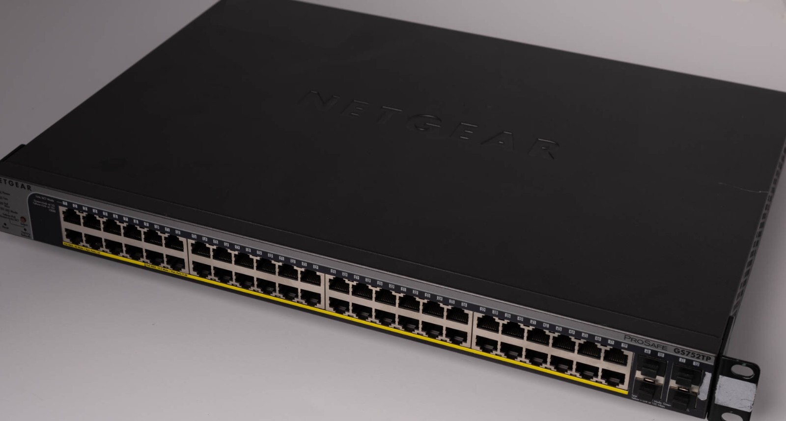 NETGEAR GS752TP SWITCH | eBay