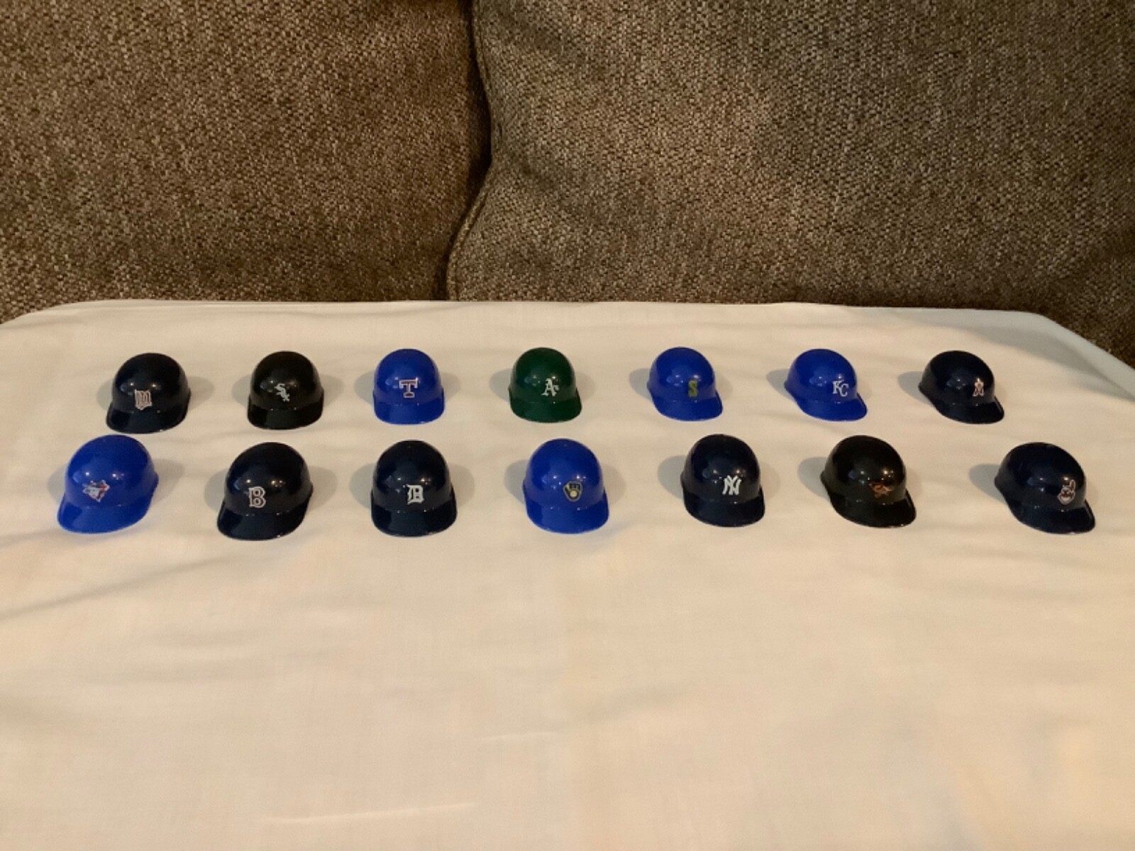 Mini Plastic Baseball Helmets (American League 1991) | eBay