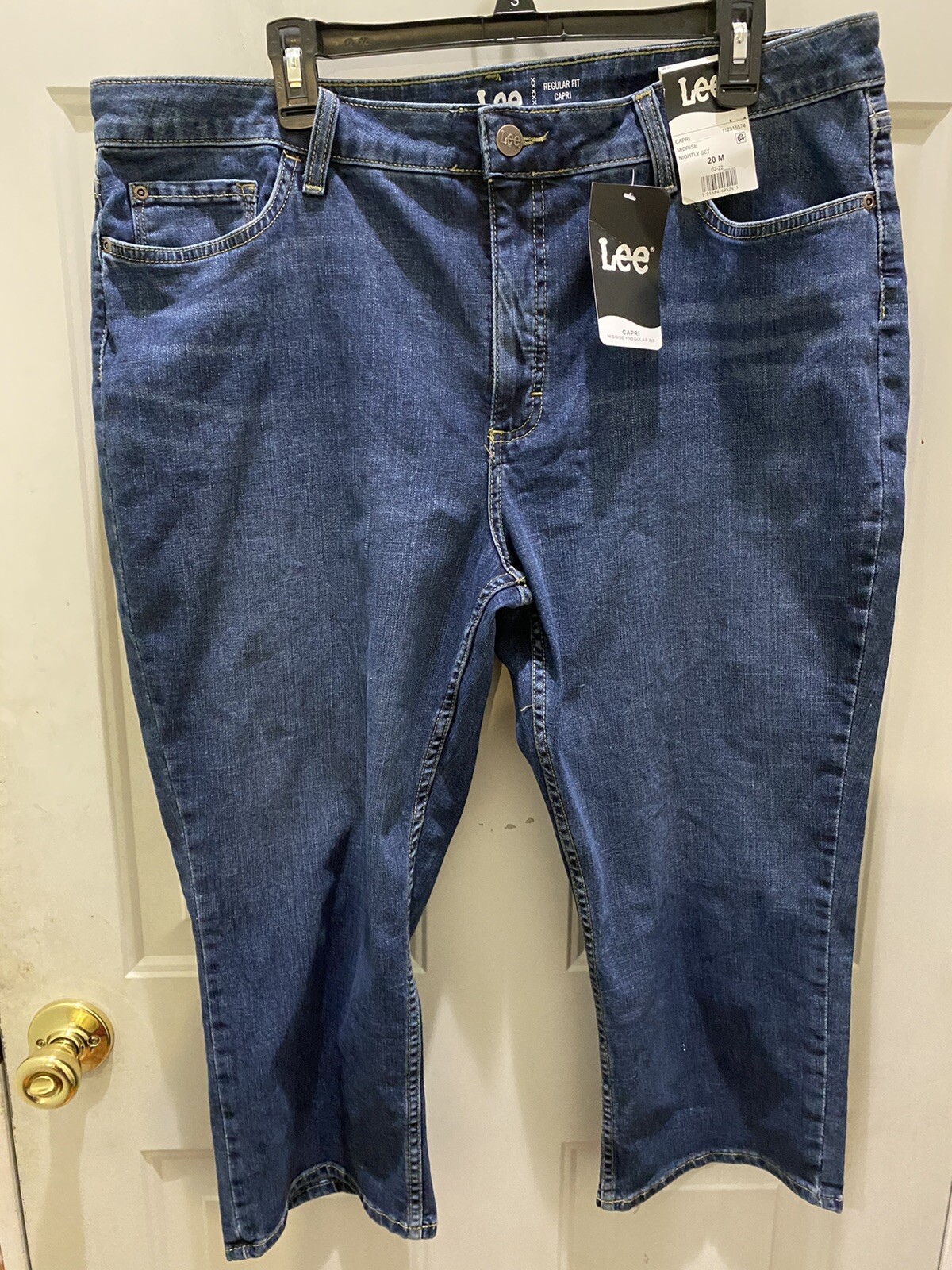 New!Lee Mid Rise Regular Fit Capri Jeans. Size20M. Great Casual Jean.A ...