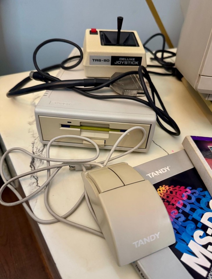Tandy 1000 EX Vintage Computer w/Monitor, Joystick, Stand, Manuals ...