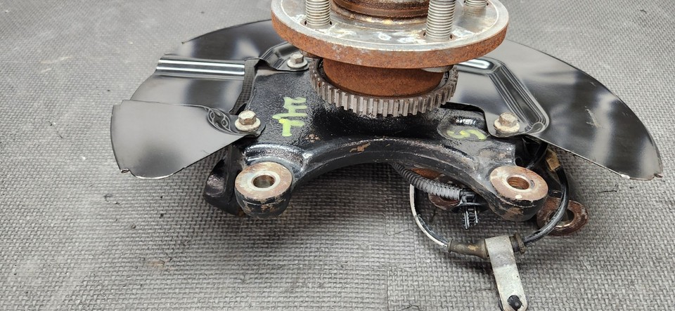 2015-2020 Ford Mustang GT LH Driver Front Spindle Knuckle Hub OEM | eBay