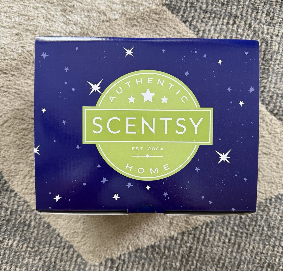 Scentsy Peanuts Snoopy's Cozy Christmas Warmer NIB Sold Out! | eBay