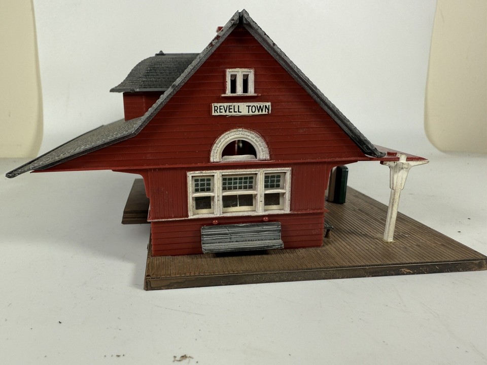 VTG 1958 Revell HO SCALE Model Train Buildings: Station House Revel ...