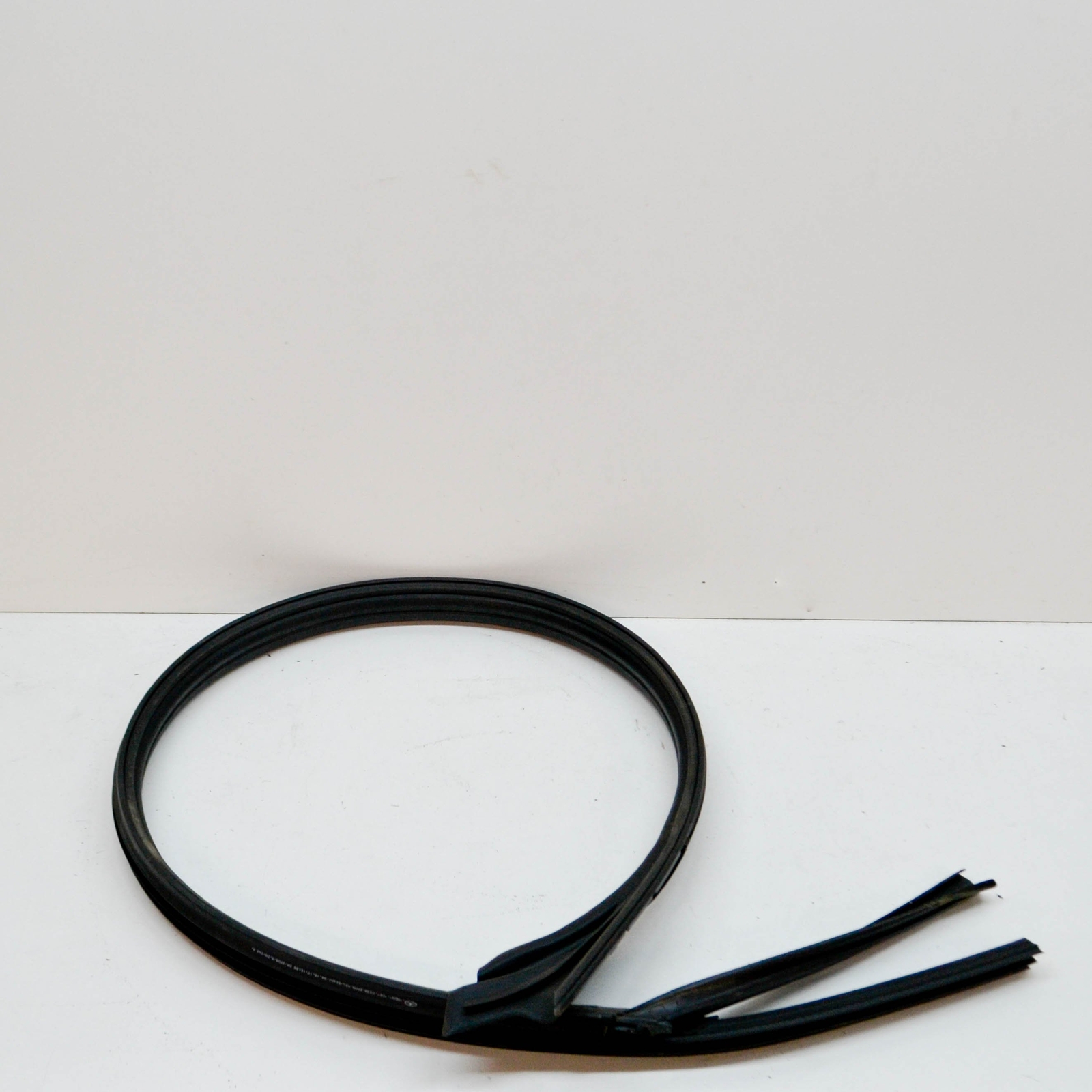 Mercedes-Benz C238 E220d Door Seal Rubber Front Right A2386706800 2017 ...