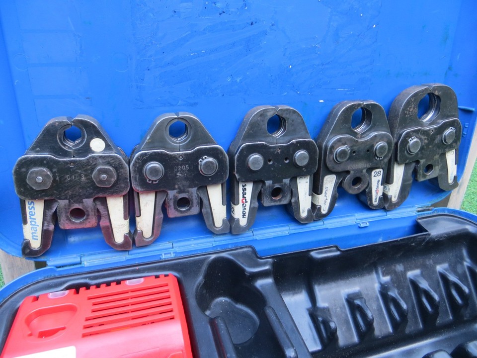 Novopress ACO202 Pipe Press Tool & M 15, 18, 22, 28, 35 Jaws Set aco203 ...