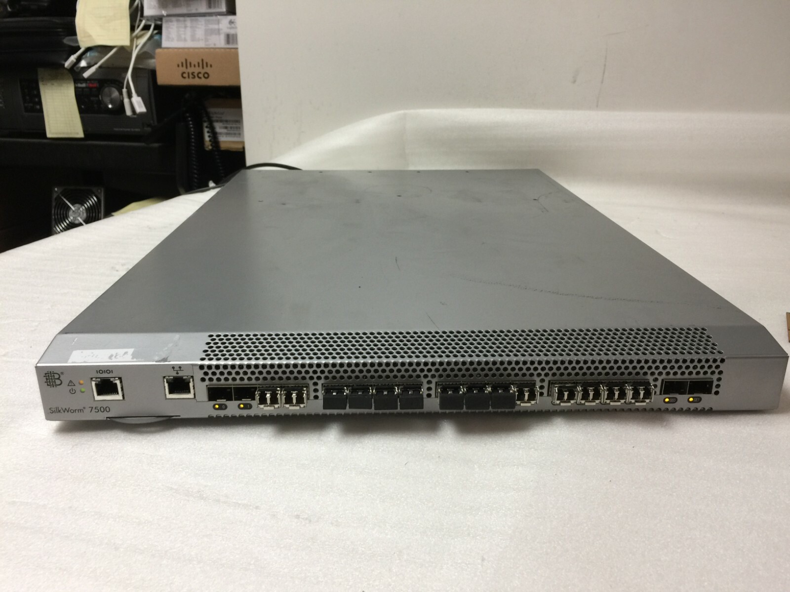 Brocade SilkWorm 7500 16-Port Fibre Channel Switch w/ 14x FTLF8524P2BNV ...