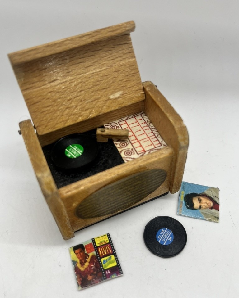 Dolls house vintage record player & Elvis records 1950 1960 1970 1/12th ...