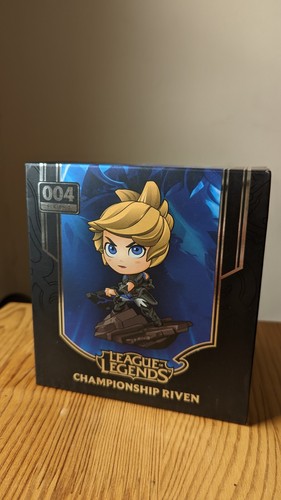 League of Legends Championship Riven Figurine Riot Merch - NEW - F ...