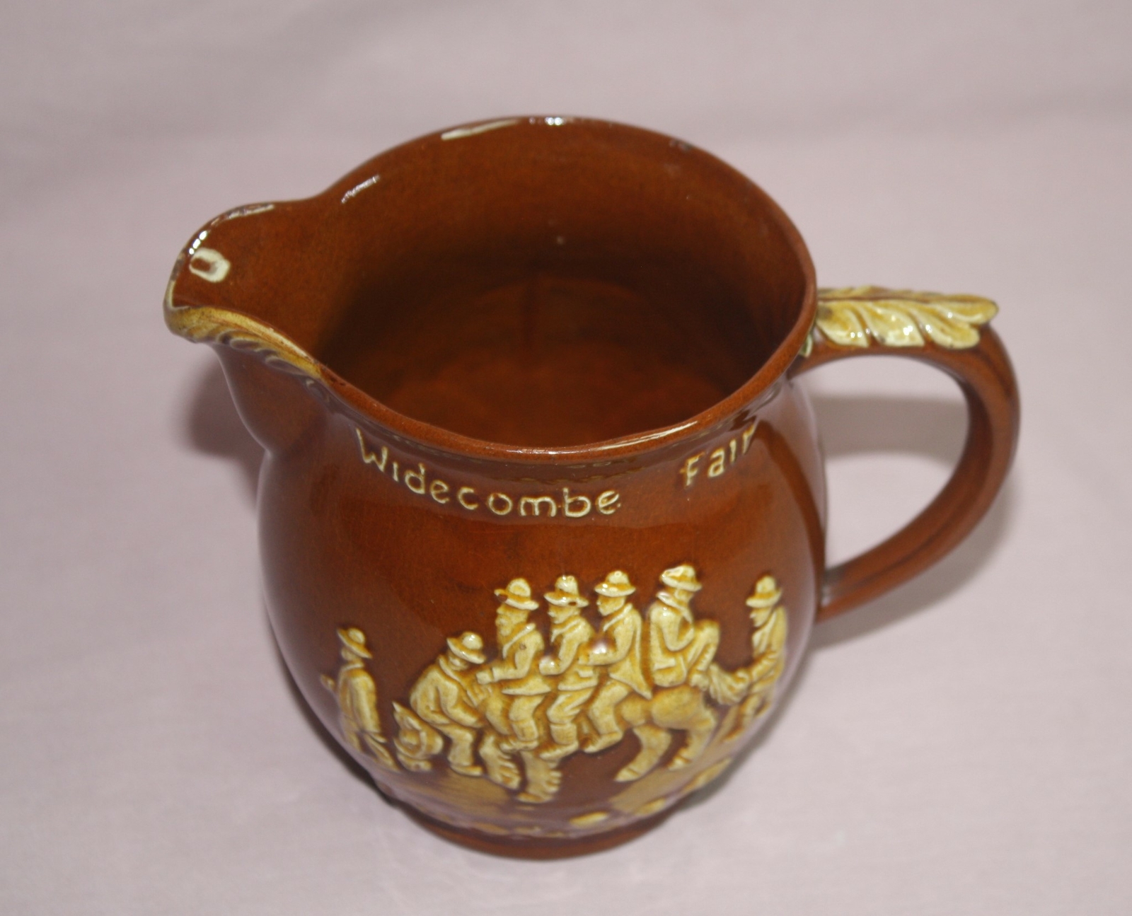 VINTAGE WIDECOMBE FAIR DARMOUTH POTTERY JUG BROWN APPLIED HORSE/MEN ...