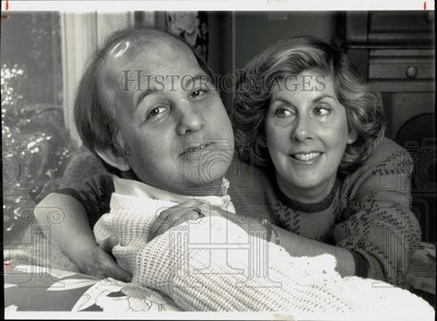 1987 Press Photo Sarah and James Brady at home in Arlington, Virginia ...