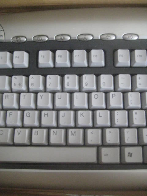 Medion Multimedia Wireless Computer Keyboard & 5 Button Scroll Optical ...