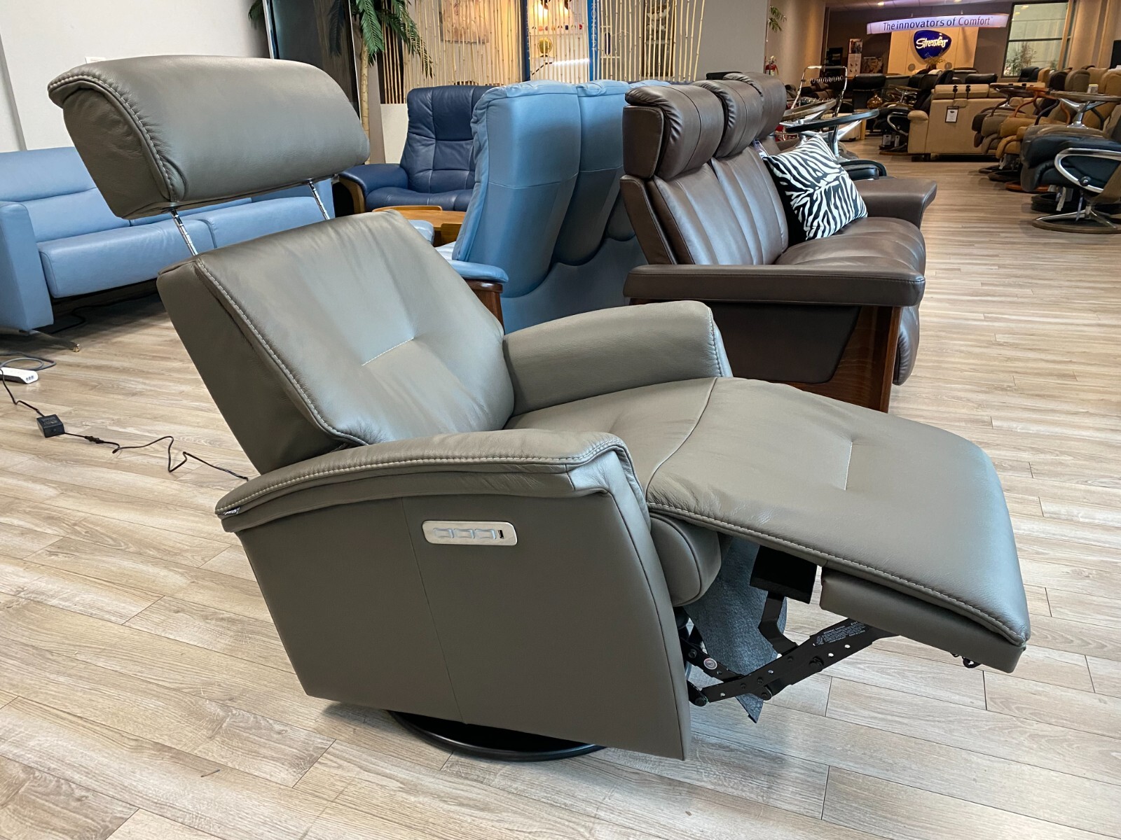 Fjords Venice Swing Relaxer Power Electric Recliner Chair Large Storm ...