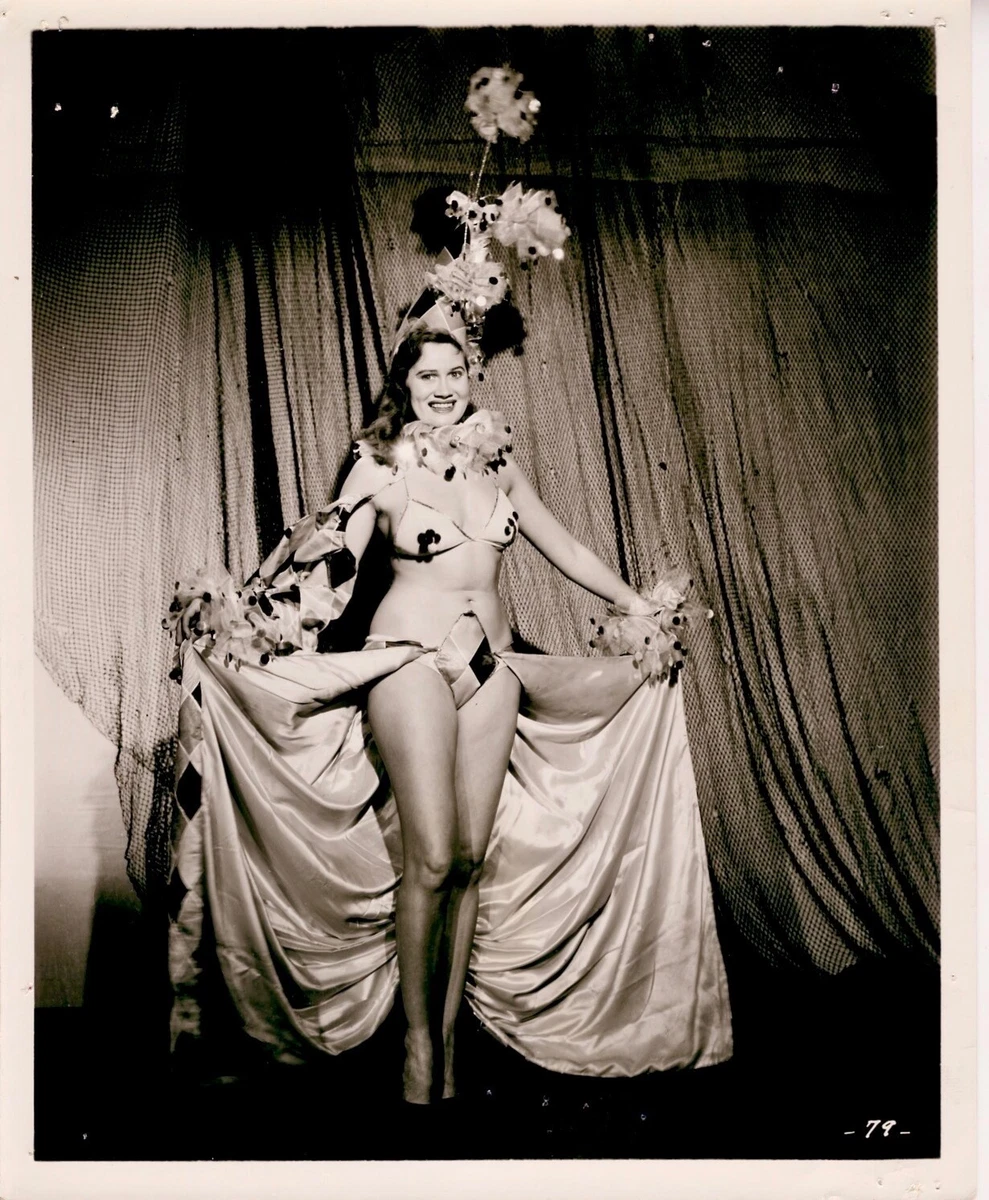 Vintage Burlesque Dancers