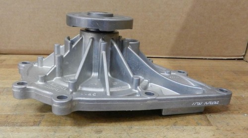 2008-21 Daimler Detroit Diesel DD15 14.8L 6-Cyl new water pump ...