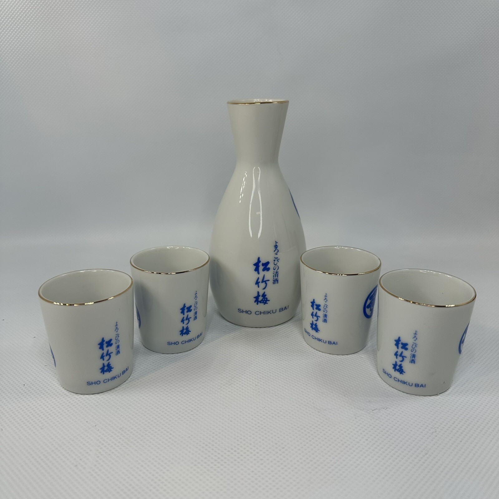 SHO CHIKU BAI WHITE AND BLUE SAKE SAKI SET OF 5-4 CUPS AND CARRAFE MADE ...