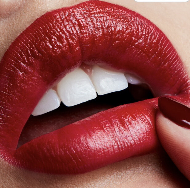 Mac Lipstick Charred Red MAC Satin Lipstick 3gr #811 MAC Red
