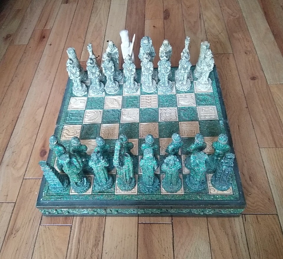 Antique Mayan/Aztec Vs Spanish Conquistador Chess Set Folds for storage ...