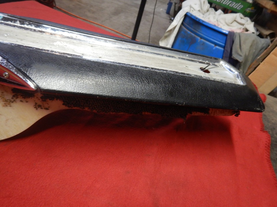 64 65 OLDSMOBILE CUTLASS 442 AUTOMATIC TRANSMISSION CENTER CONSOLE 1965 ...