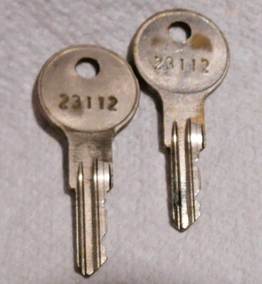 Lot of 2 Yale Lock Padlock Y11 # 23112 Keys | eBay
