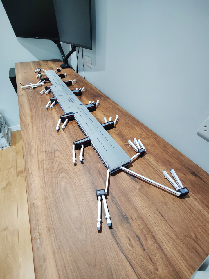 LONDON HEATHROW TERMINAL 2 PIER (T2B) 1:400 Scale Diorama Model Airport ...