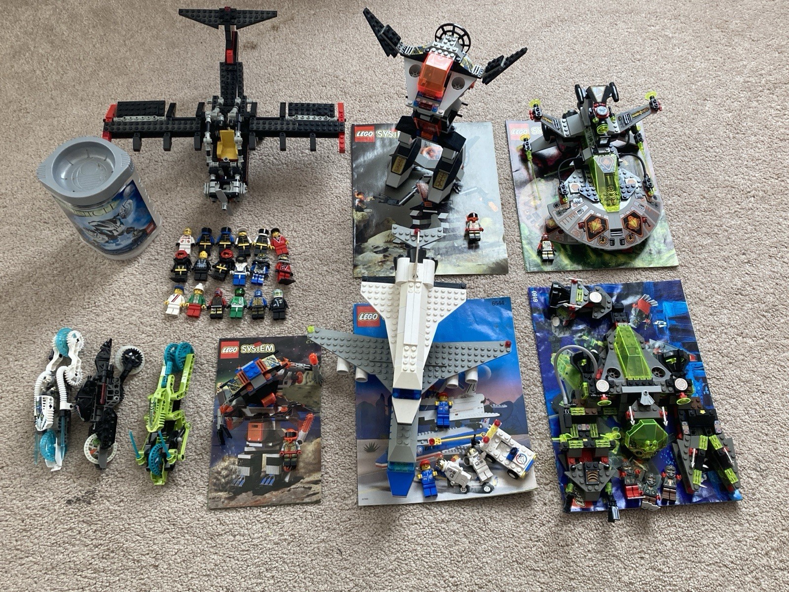 Vintage LEGO Minifigures - Relic Spot