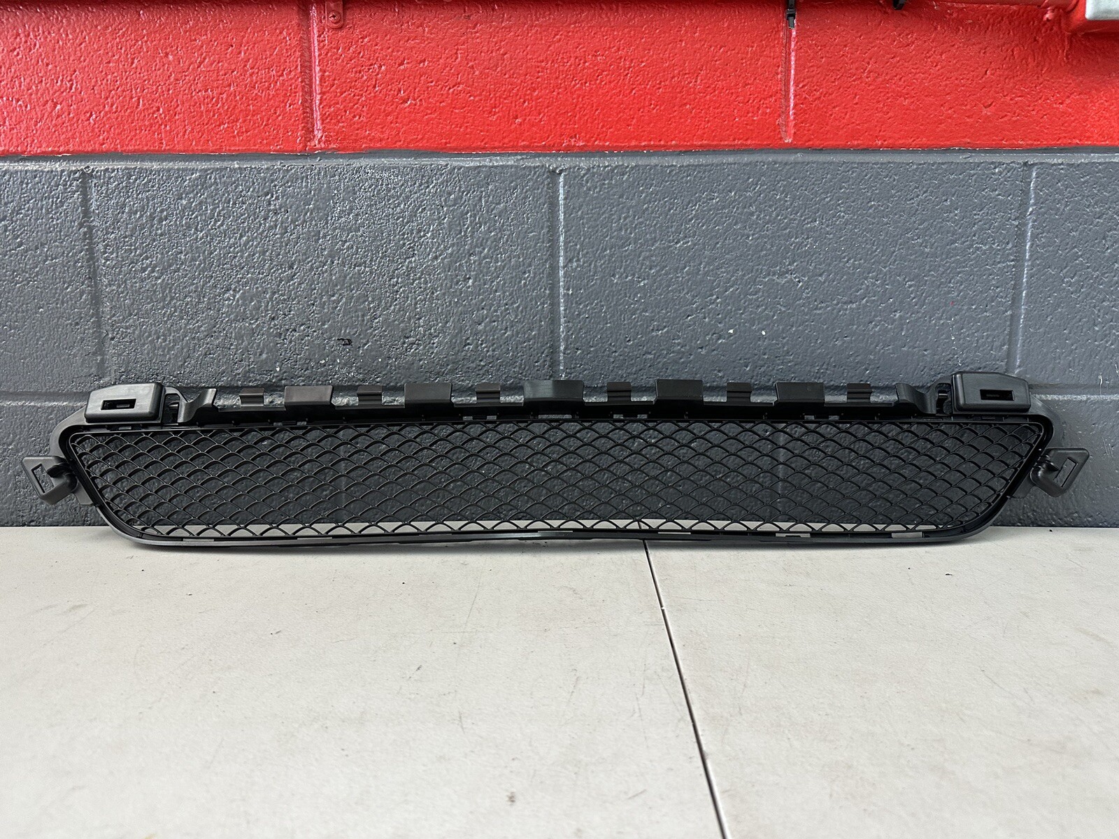 2015-2018 MERCEDES-BENZ C300 C350 C63 AMG FRONT LOWER GRILLE OEM ...