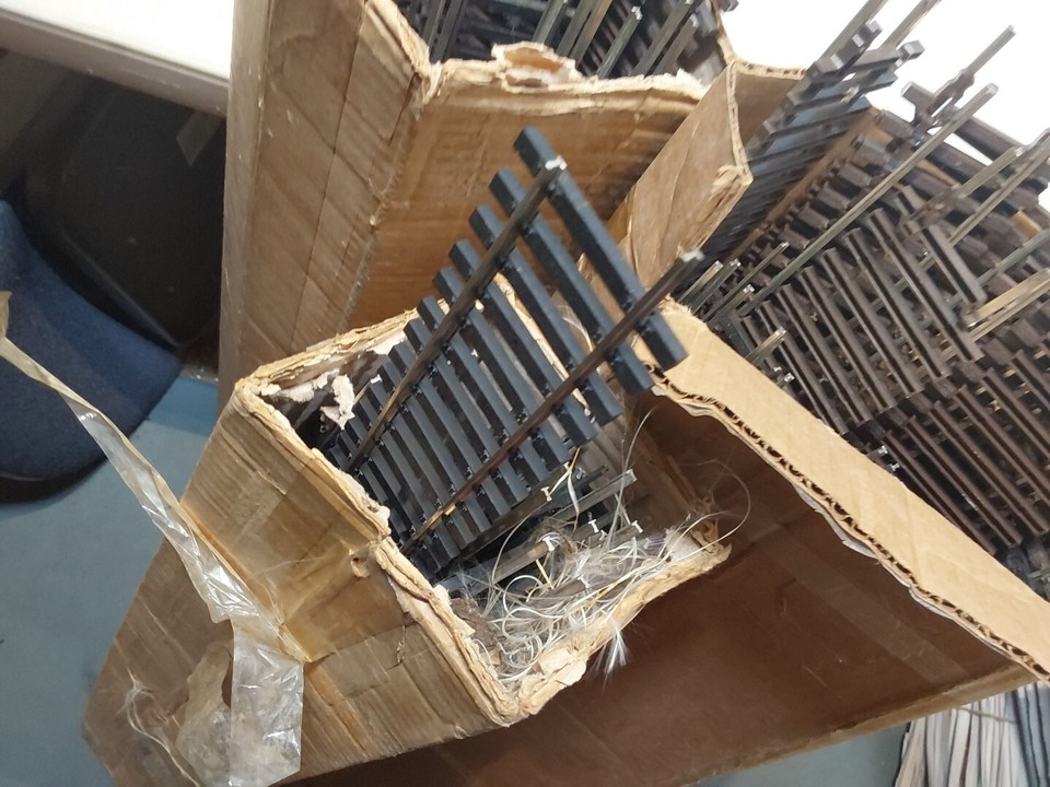 Atlas 2 Rail O scale 40" Nickel Silver Flex Track W/Brown & Black Ties ...