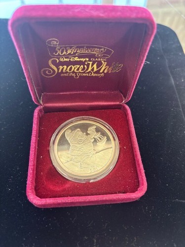 1987 50th Anniversary Snow White Doc Coin | eBay