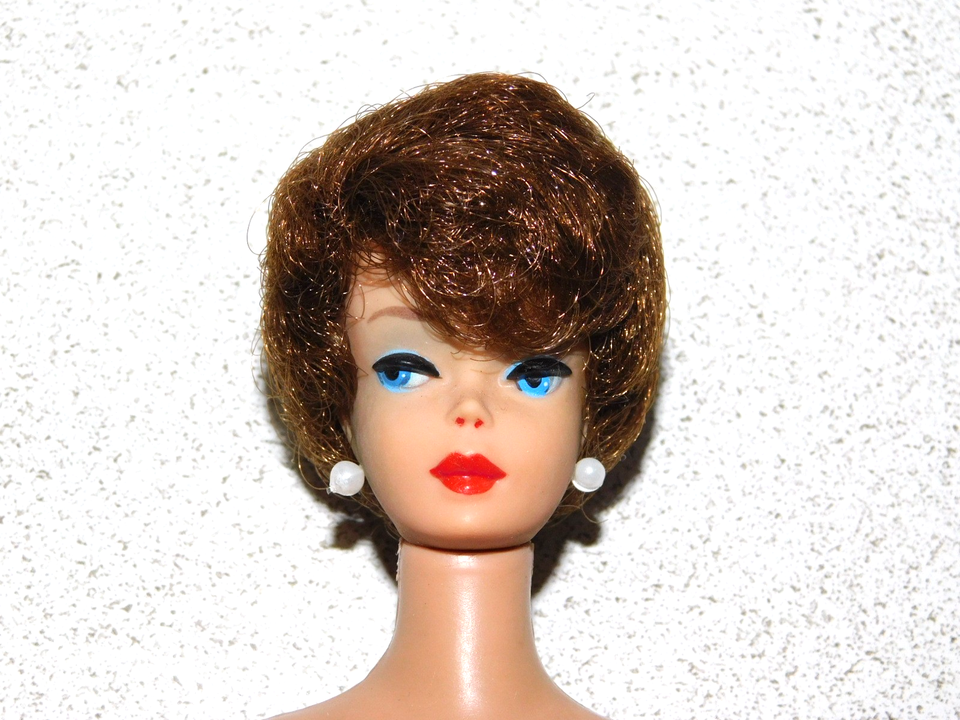 Barbie: VINTAGE Brownette 1961 BUBBLE CUT BARBIE Doll No Box! | eBay