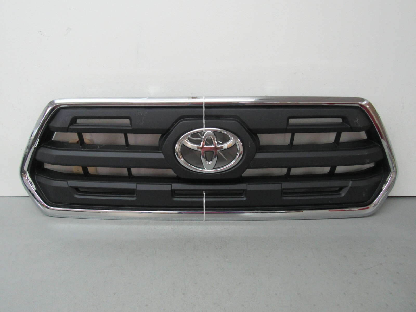 2016 2017 TOYOTA TACOMA FRONT GRILLE WITH CHROME TRIM & EMBLEM | eBay