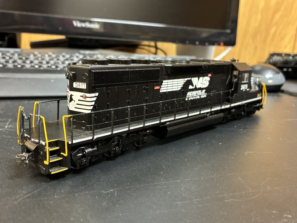 HO Scale Bachmann Norfolk Southern SD40-2 #3411 DCC No Sound | eBay