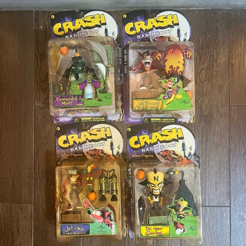 Resaurus Crash Bandicoot Figure Lot of 4 Crash Cortex Komodo Series 1 ...