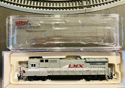 N Scale LMX Dash 8-40B #8577 | eBay