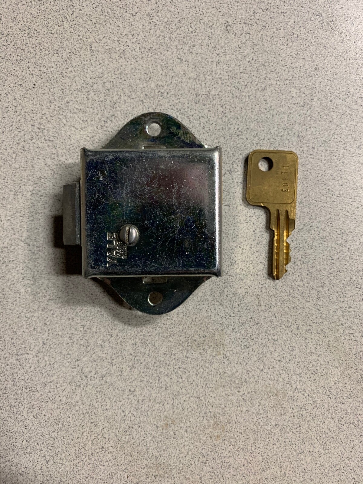 LL803 Yale Panelboard Enclosure Lock with Key | eBay