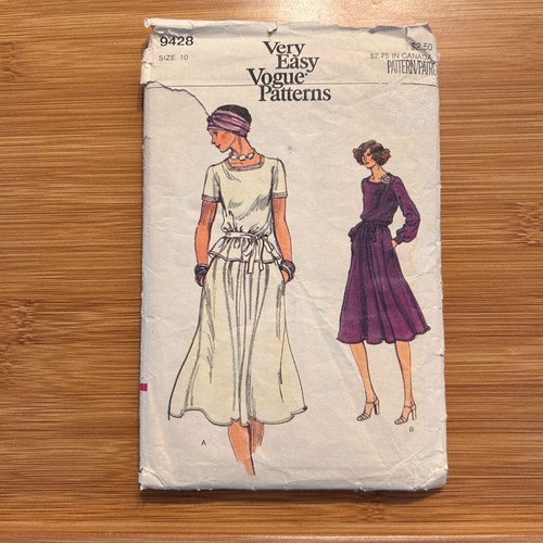 Very Easy Vogue Vintage Sewing Pattern 9428 - Misses' Dress or Top ...