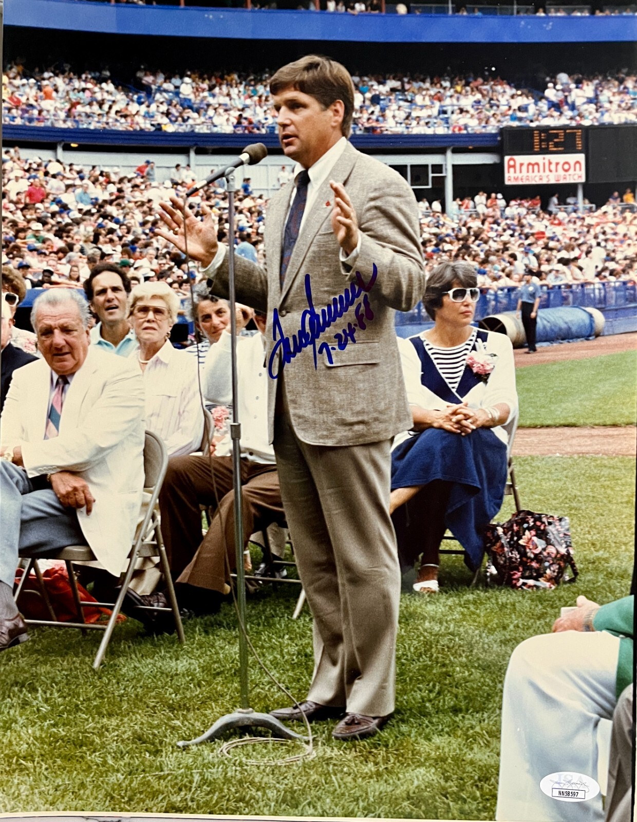 Tom Seaver Autographed Memorabilia | Signed Photo, Jersey, Collectibles ...