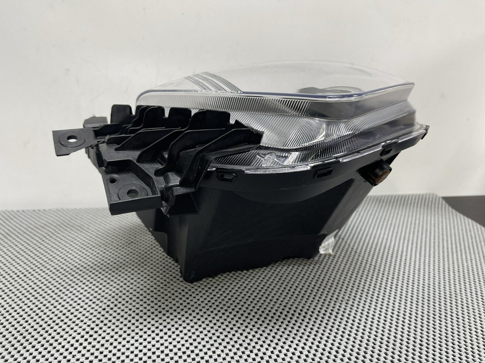 2022 2023 2024 Hyundai Tucson RH OEM Headlight Reflector 2.5L 92102 ...