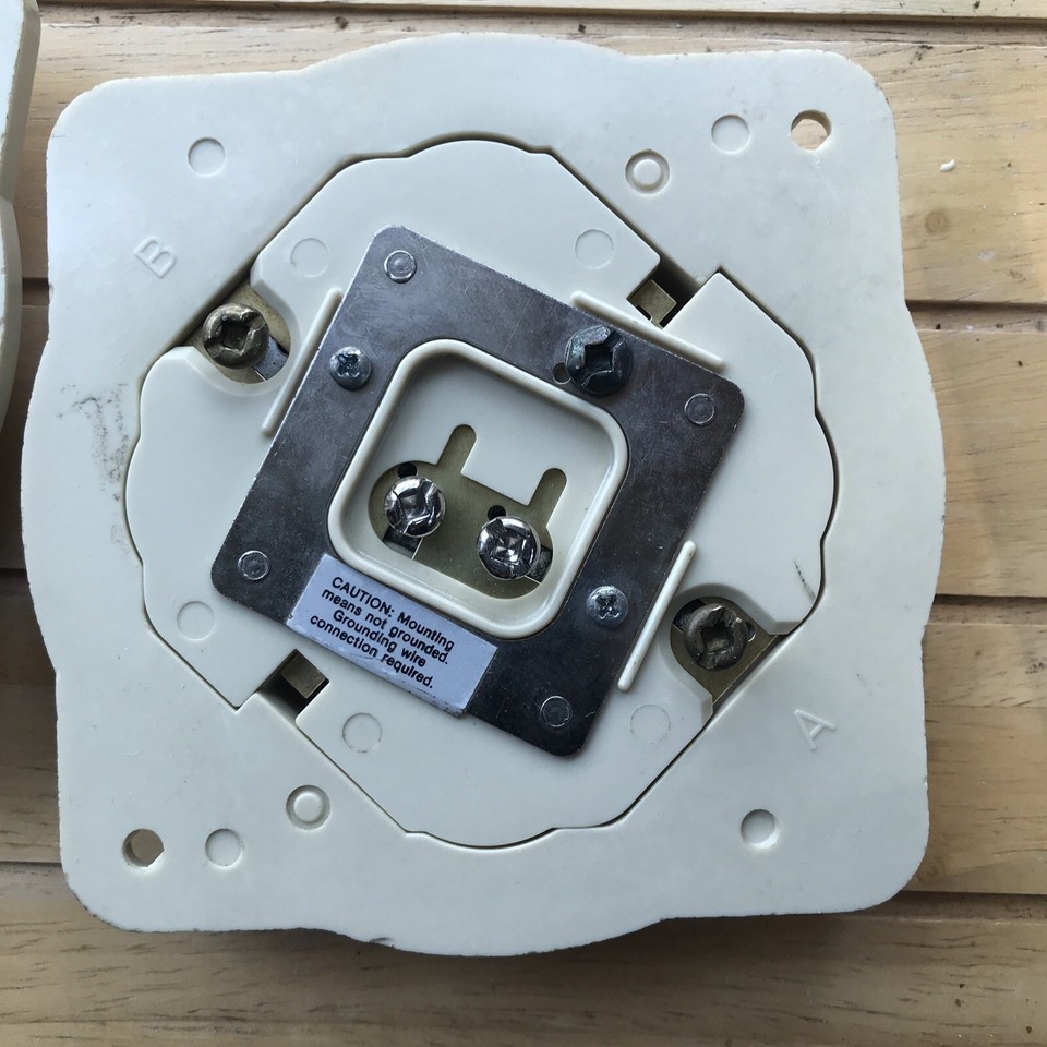 BRYANT QUADPLEX 15A 125V 4 OUTLET RECEPTACLE open box no packaging | eBay