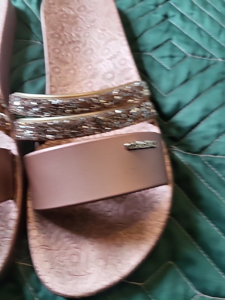 Sandals Ladies Coloko Pinky Rose Gold Col Size 7 Sparkle Lovely On ...