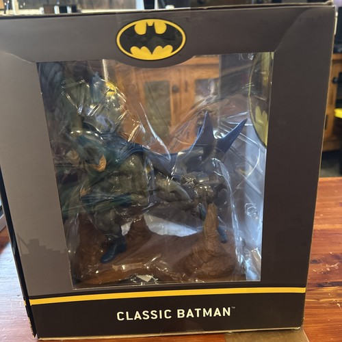 DC Gallery Classic Batman Figure Diorama GameStop Limited | eBay