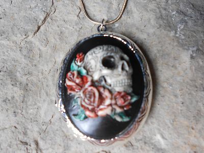 *(LOCKET)--SKULL AND ROSES CAMEO LOCKET, HAND PAINTED, MEXICAN SUGAR ...