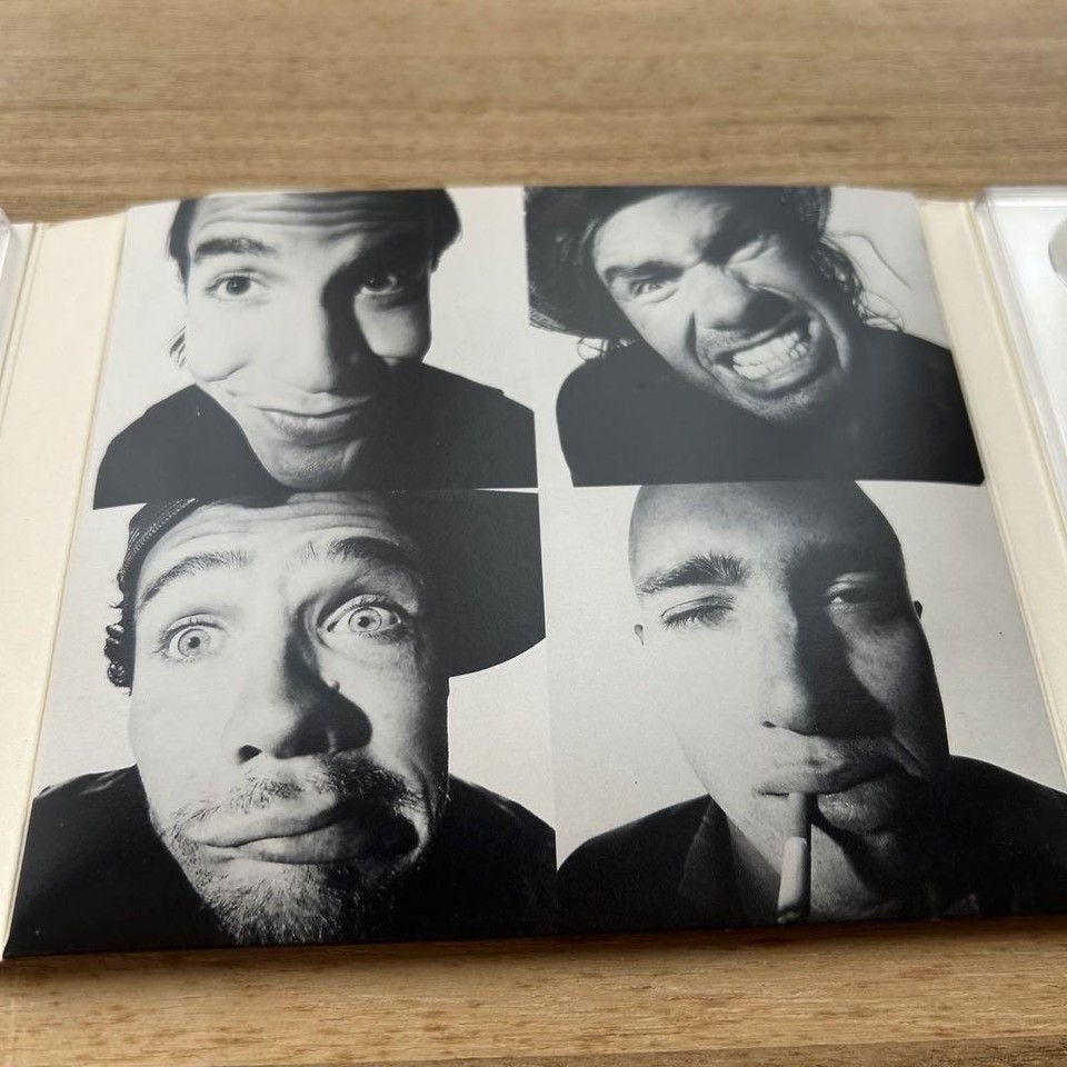 RED HOT CHILI PEPPERS Greatest Hits Videos 2-Disc Set CD DVD with Obi ...