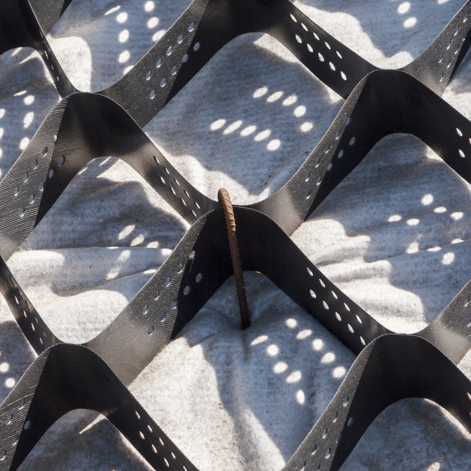 RASENGITTER - GEOGITTER Wabengitter Gitterplatten Bodengitter - 2,4 x 6 ...