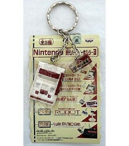 #F86-461 Banpresto Nintendo Family Computer Porte-Clés 1,5" | eBay